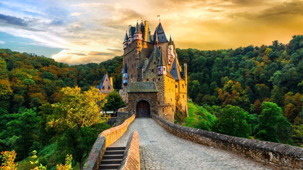 14 Stunning Castles in Europe That Europeans Say Belong on Your Bucket ...